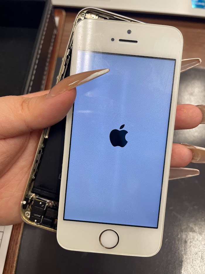 iPhone5s・画面の真ん中に線が⁉原因はなに⁉ | iPhone修理・iPad修理 スマートクール イオンモール高松・イオンモール綾川店・ゆめタウン高松店