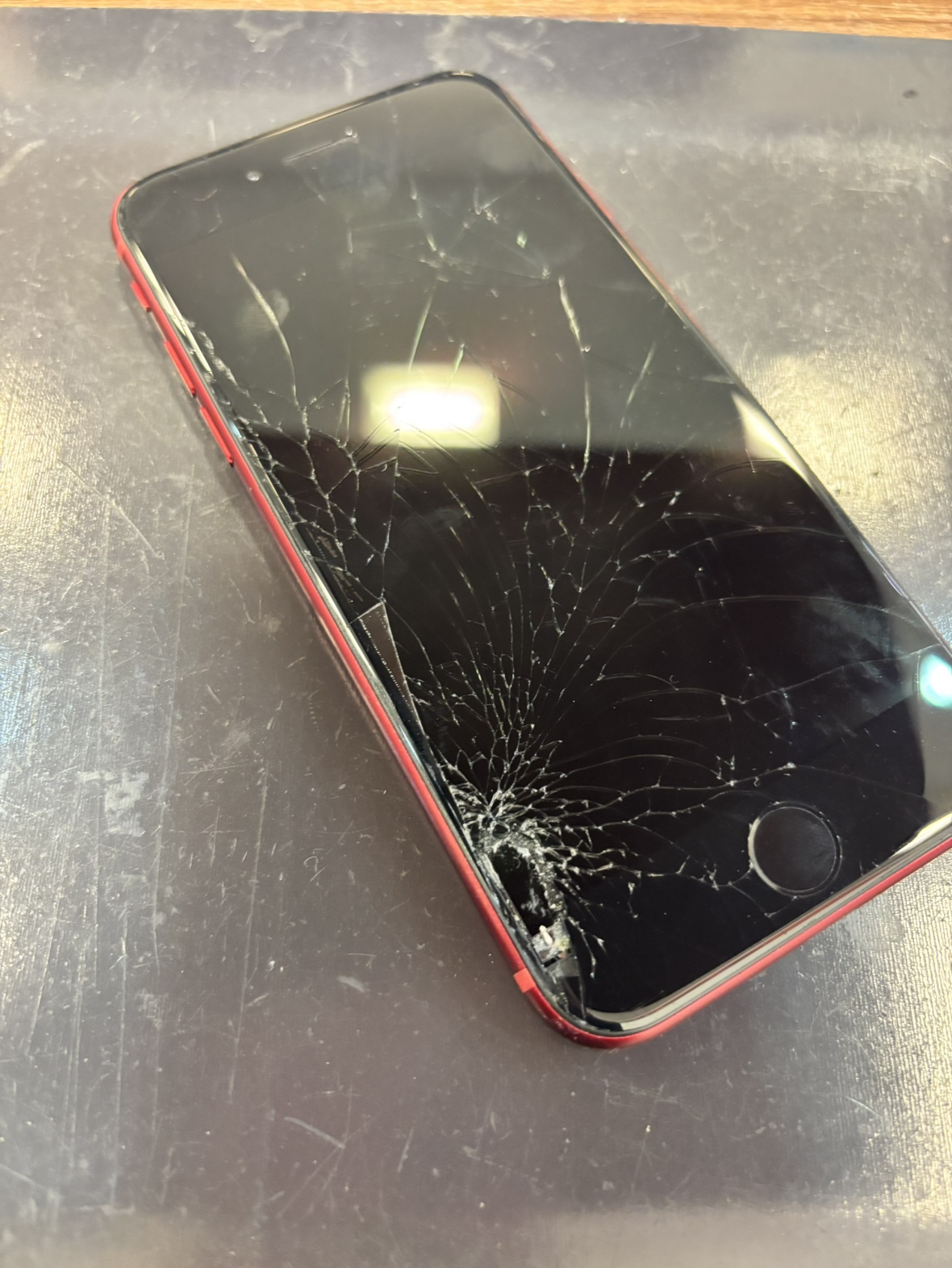 iPhoneSE（第3世代） 画面割れ修理 木田郡 | iPhone修理・iPad修理 スマートクール イオンモール高松・イオンモール綾川店・ゆめタウン高松店